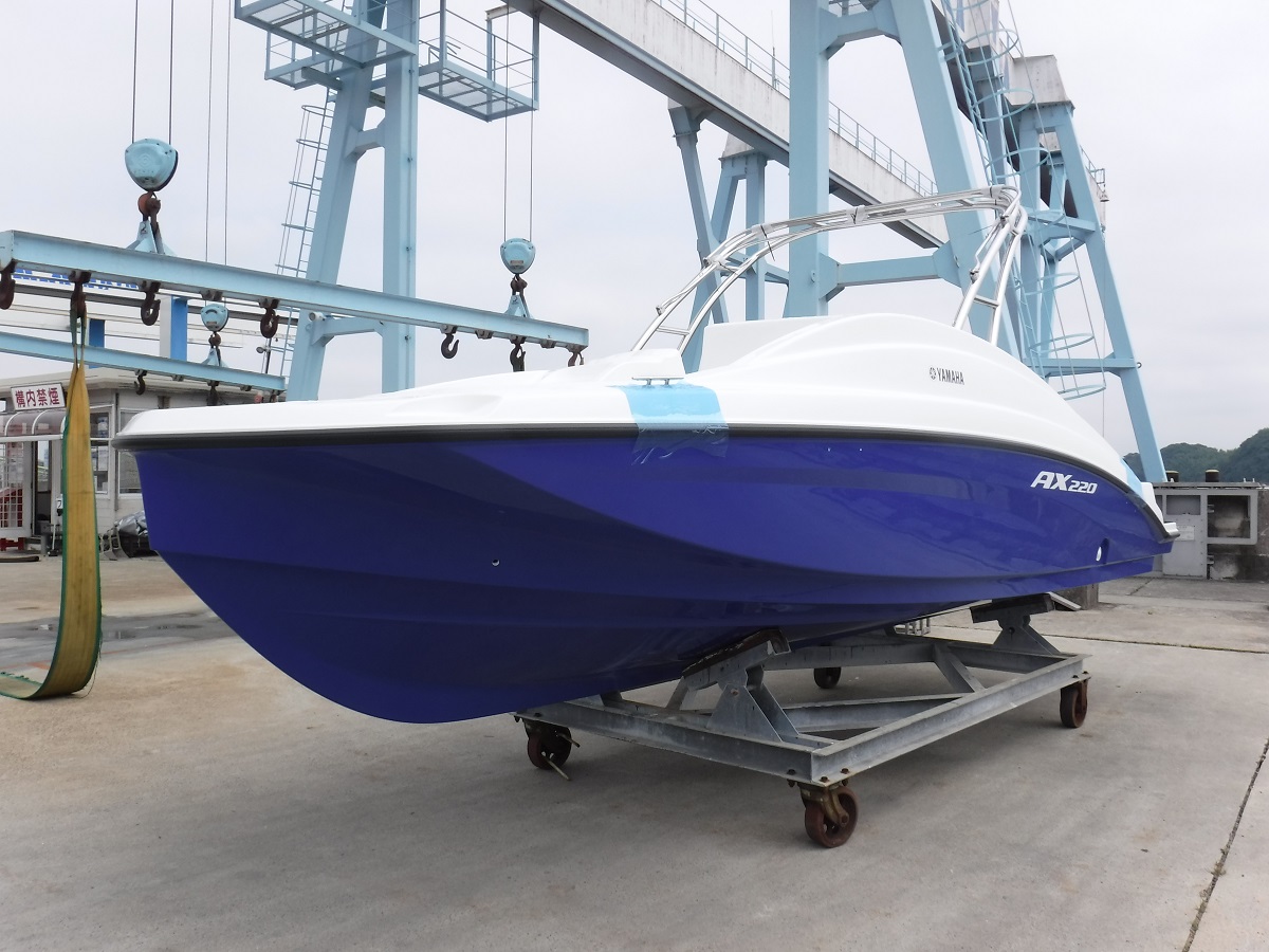 AX220WT | 岡山マリンボートセンター | ボート・ヨット等の販売、レンタルボート、ボート免許など、マリンライフをサポート
