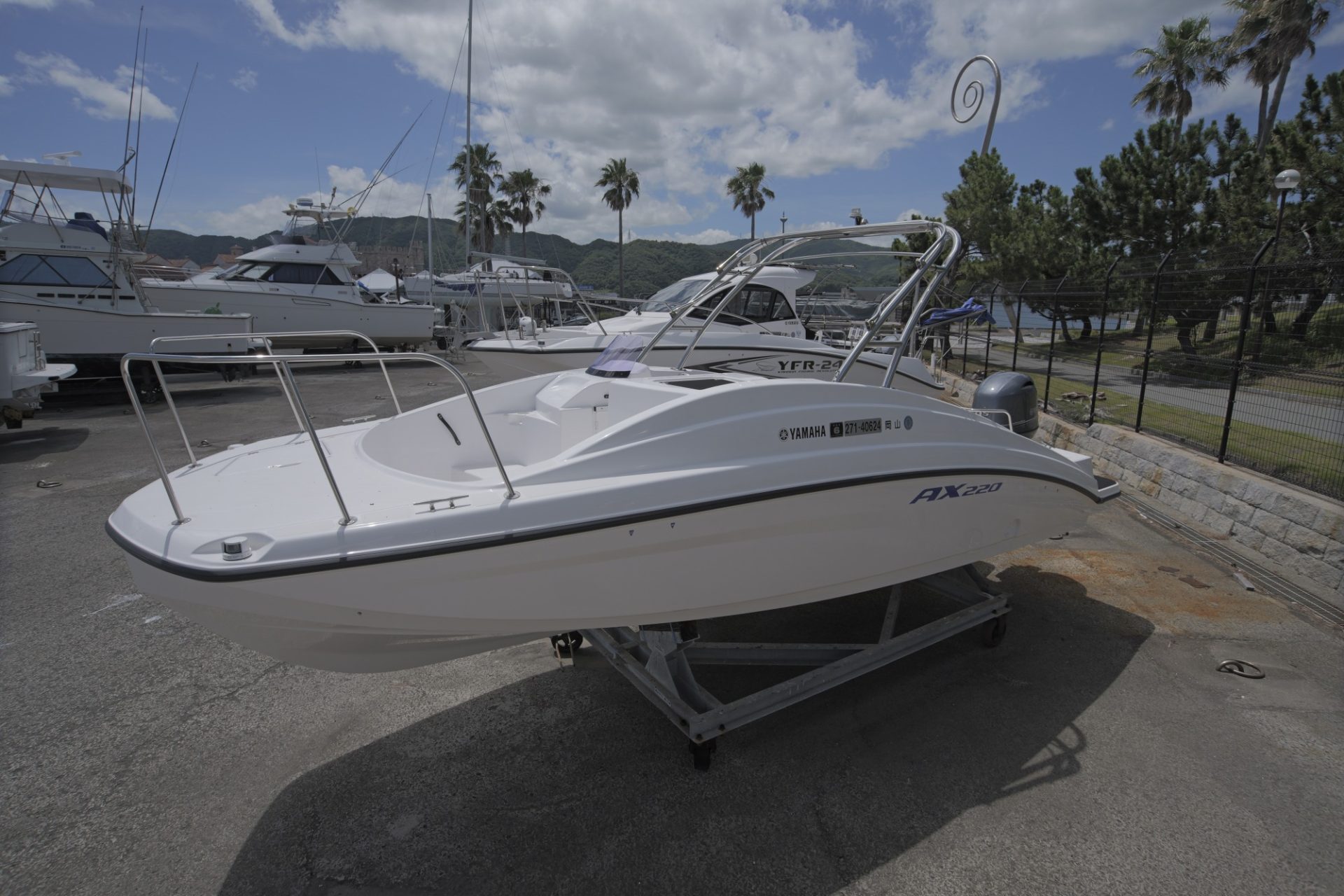 【中古】AX220WT 高年式極上艇 在：和歌山 | 岡山マリンボートセンター | ボート・ヨット等の販売、レンタルボート、ボート免許など、マリンライフをサポート