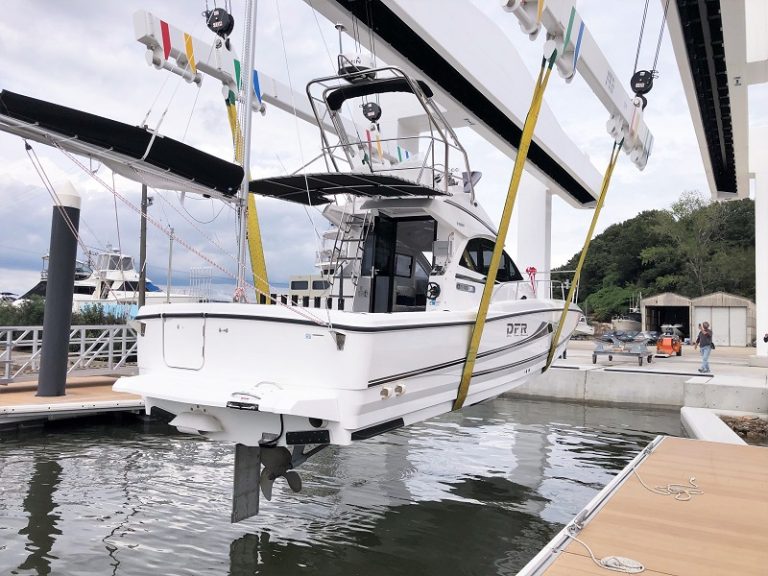 ヤマハ DFR-36FB 進水 | 岡山マリンボートセンター